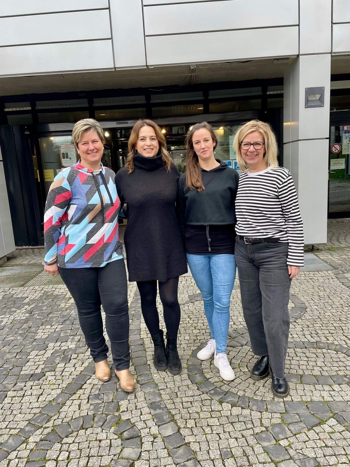 Alle Wahlhelferinnen und Wahlhelfer für die Bundestagswahl sind ...